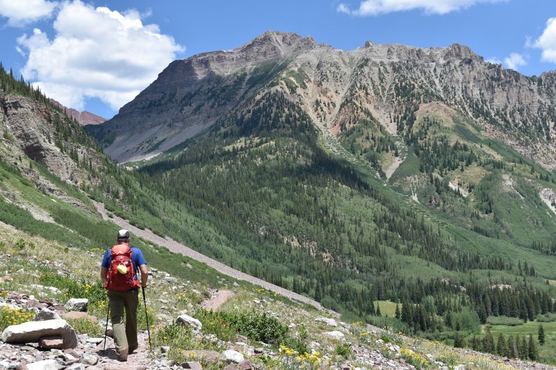Oboz Katabatic LT Mid GTX Review - www.hikingfeet.com